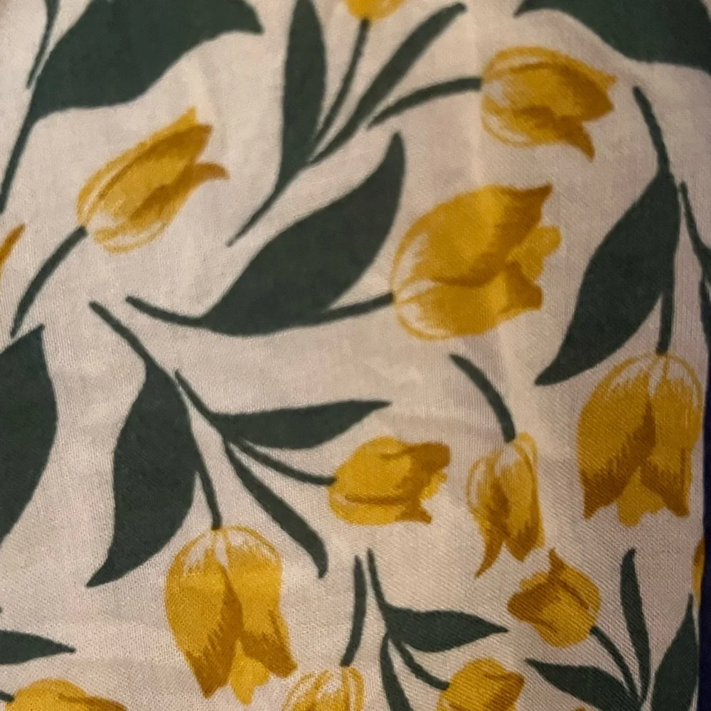 Democracy | Tops | Democracy Top M Green And Yellow Floral Jungle ...